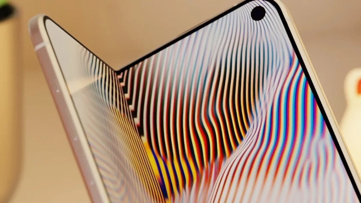 Siri AI on iOS 27 Beta: Bugs, iPhone Fold Delays & 12GB RAM